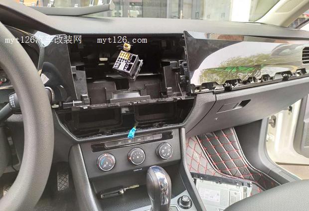 2021款朗逸加装倒车影像 myt126汽车改装网